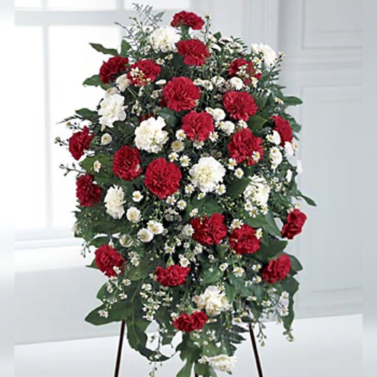 Traditional Spray – Treasured Memories Gift Center